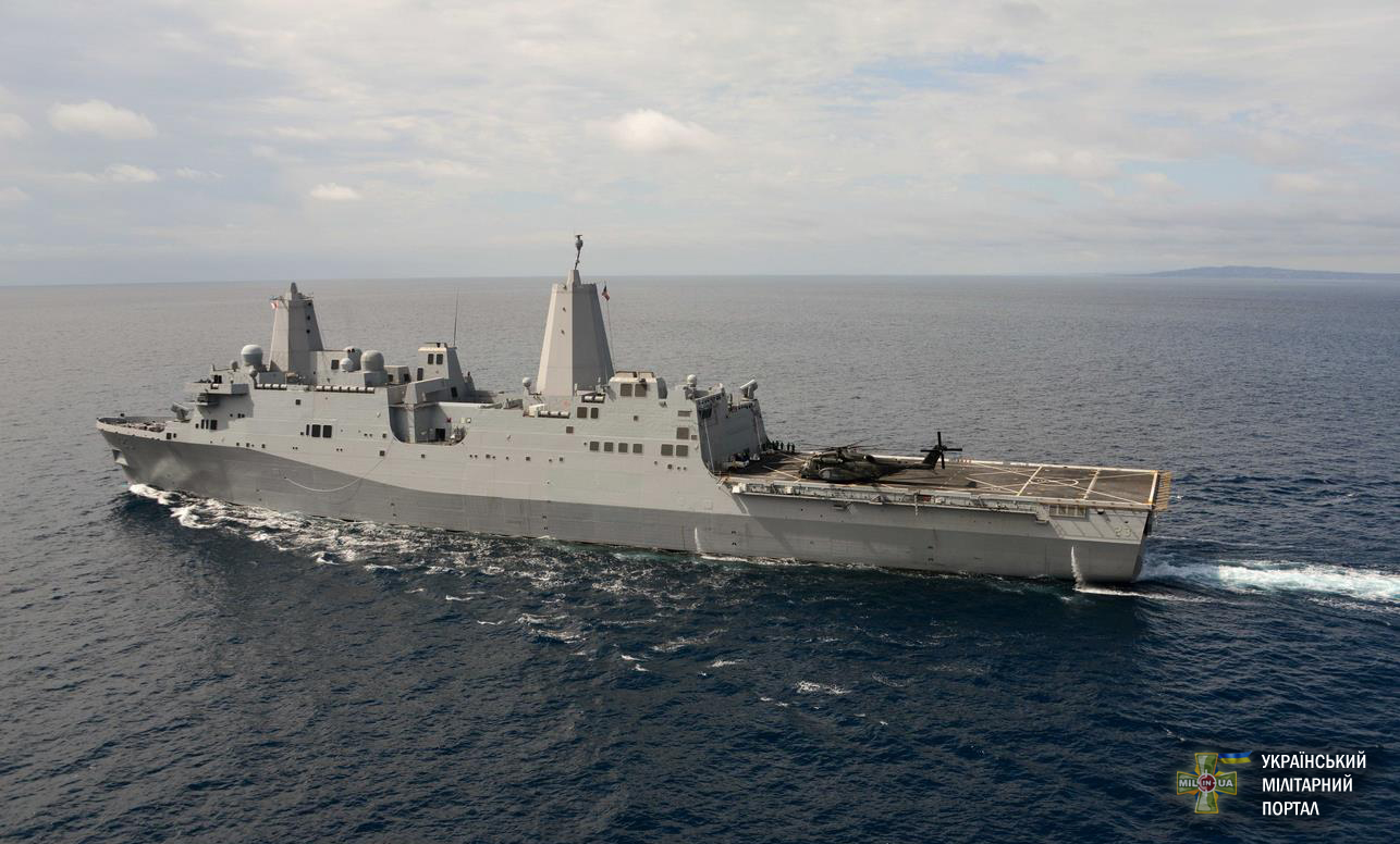 Під час "Dawn Blitz 2017" США провело запуски HIMARS з корабля USS ...