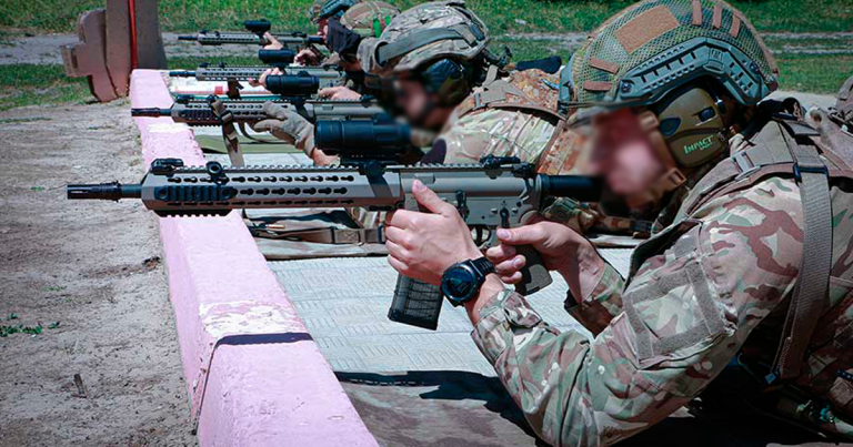 Ukrainian Special Forces Equip With Advanced UAR-15 Rifle Models ...