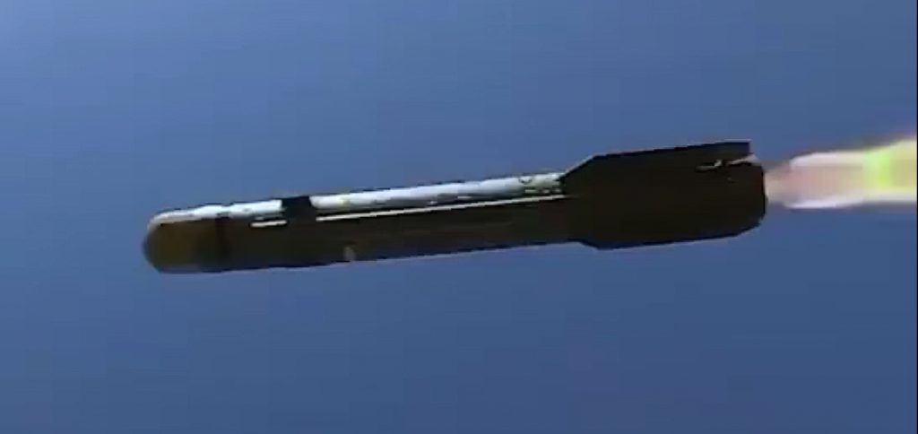 New missiles in preparation for Ukraine at UK's DM Beith facility ...