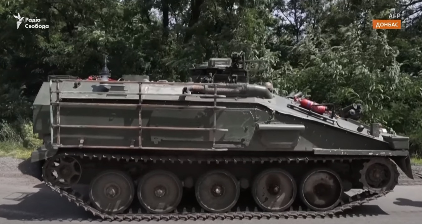 ЗСУ на сході отримали британські бронетранспортери FV103 Spartan