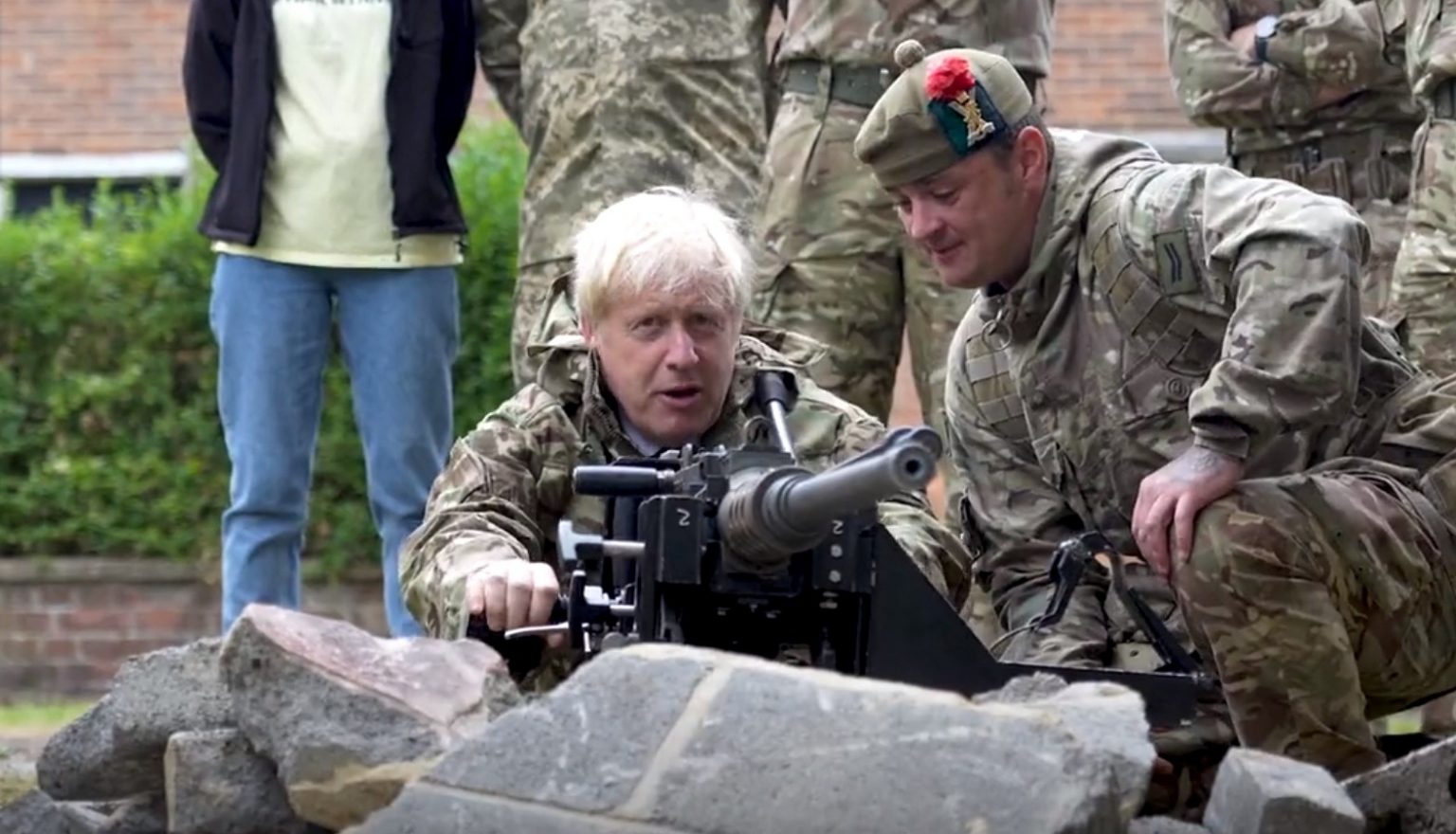 Boris Johnson met with Ukrainian military personnel being trained in ...
