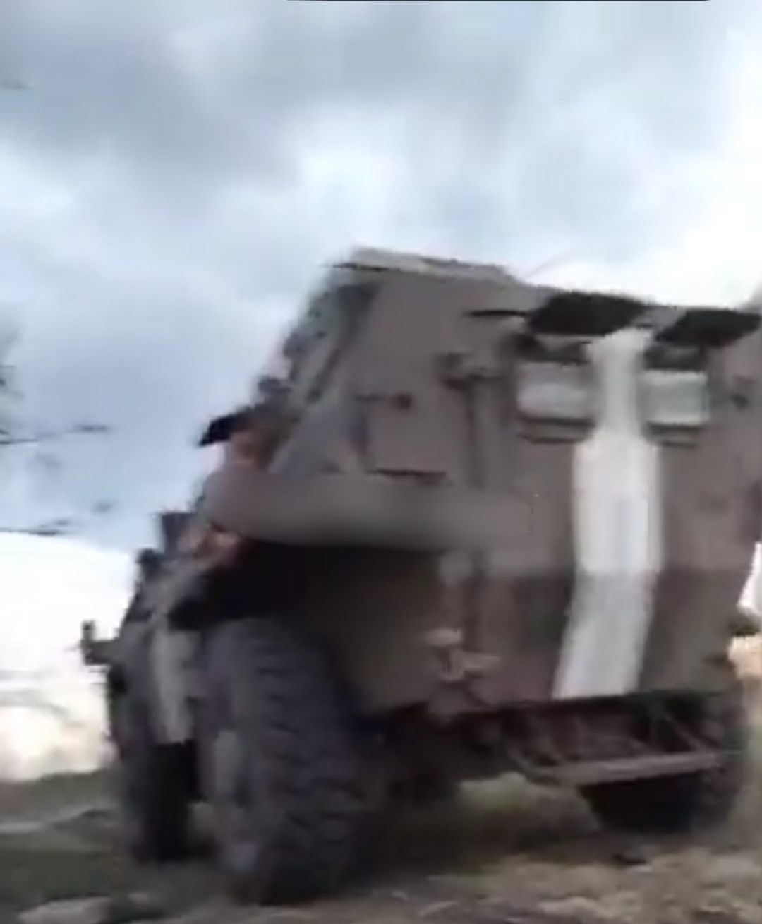 The Ukrainian servicemen are using the French VAB armored personnel ...