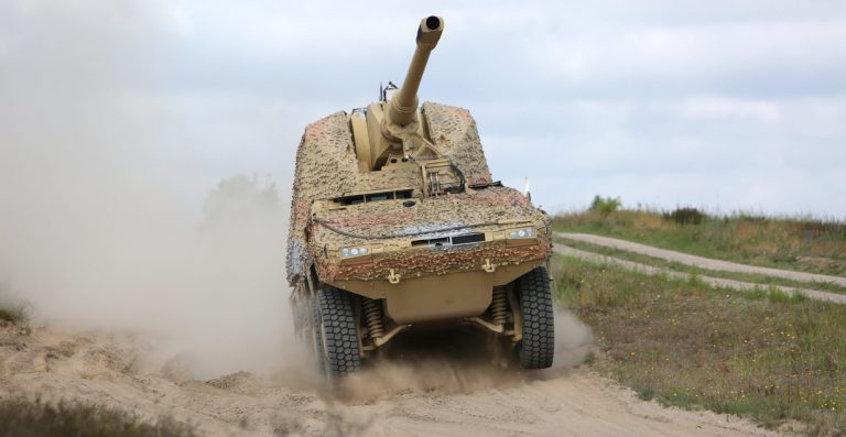 Ukraine plans to purchase German RCH-155 wheeled self-propelled ...