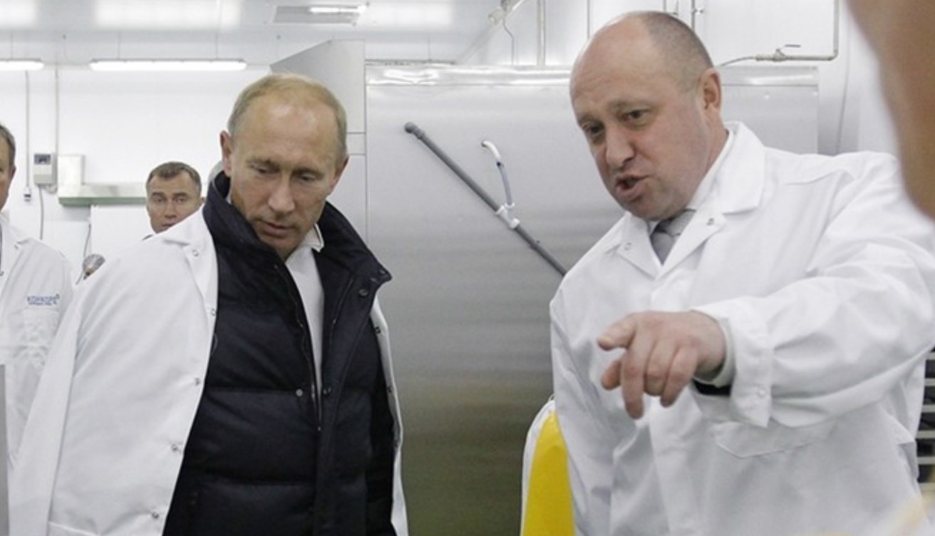 Wagner PMC owner in person recruits Russian prisoners to war in Ukraine ...