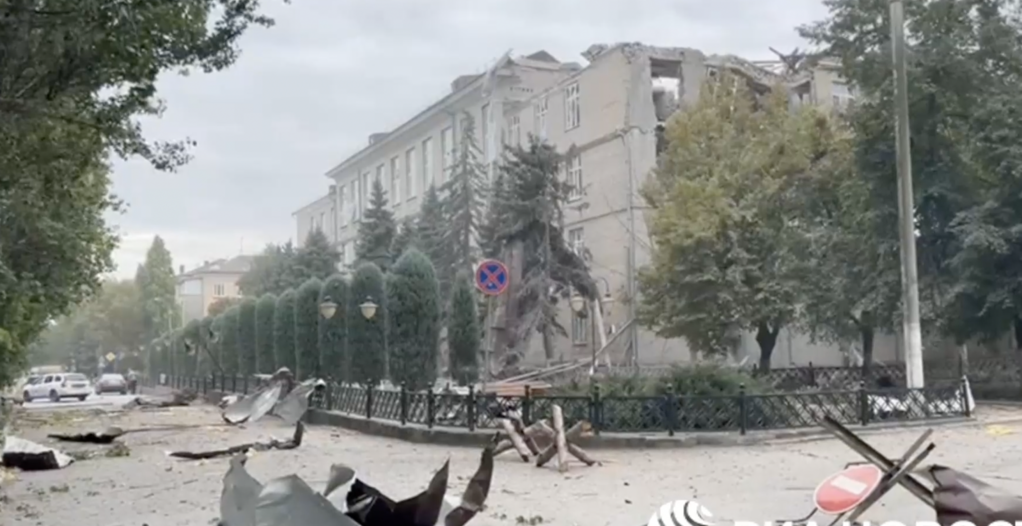 The Armed Forces of Ukraine struck the Antonovsky railway bridge and ...
