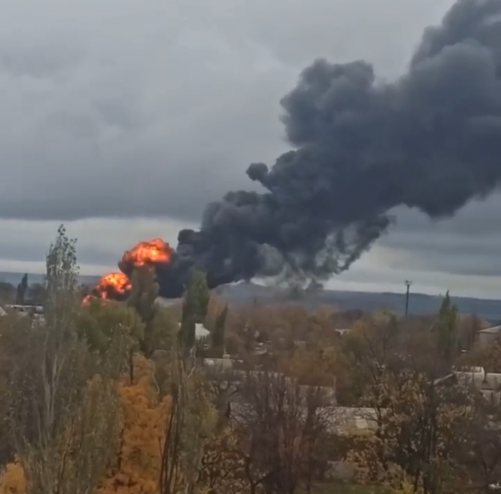 Oil depot catches fire in occupied Makiivka - Militarnyi