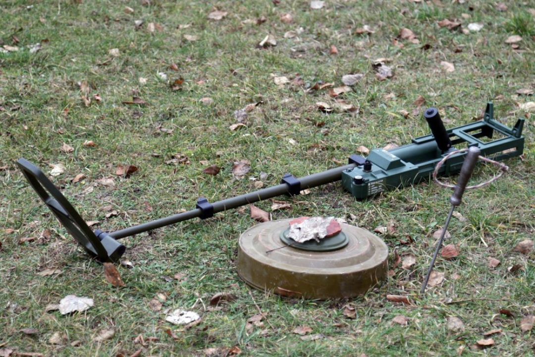 UK provided Ukraine with 1,500 mine detectors - Militarnyi