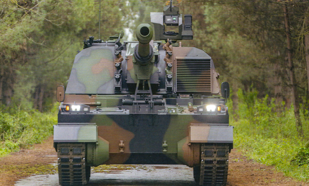 Turkey received the first next-generation Firtina self-propelled ...
