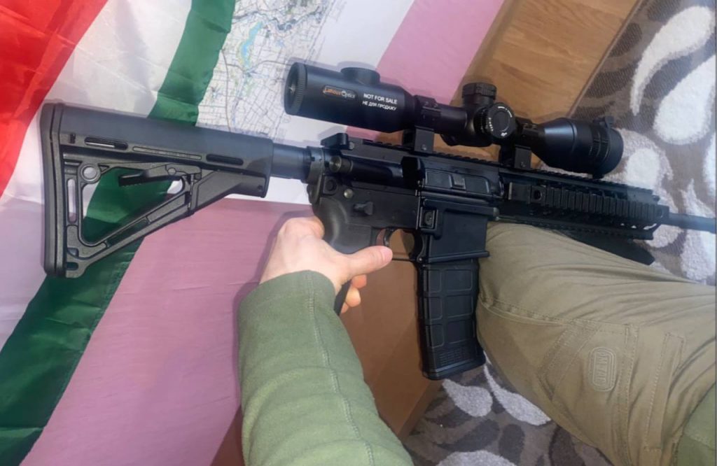 Ukrainian Chechen volunteers armed with SIG 516 rifles - Militarnyi