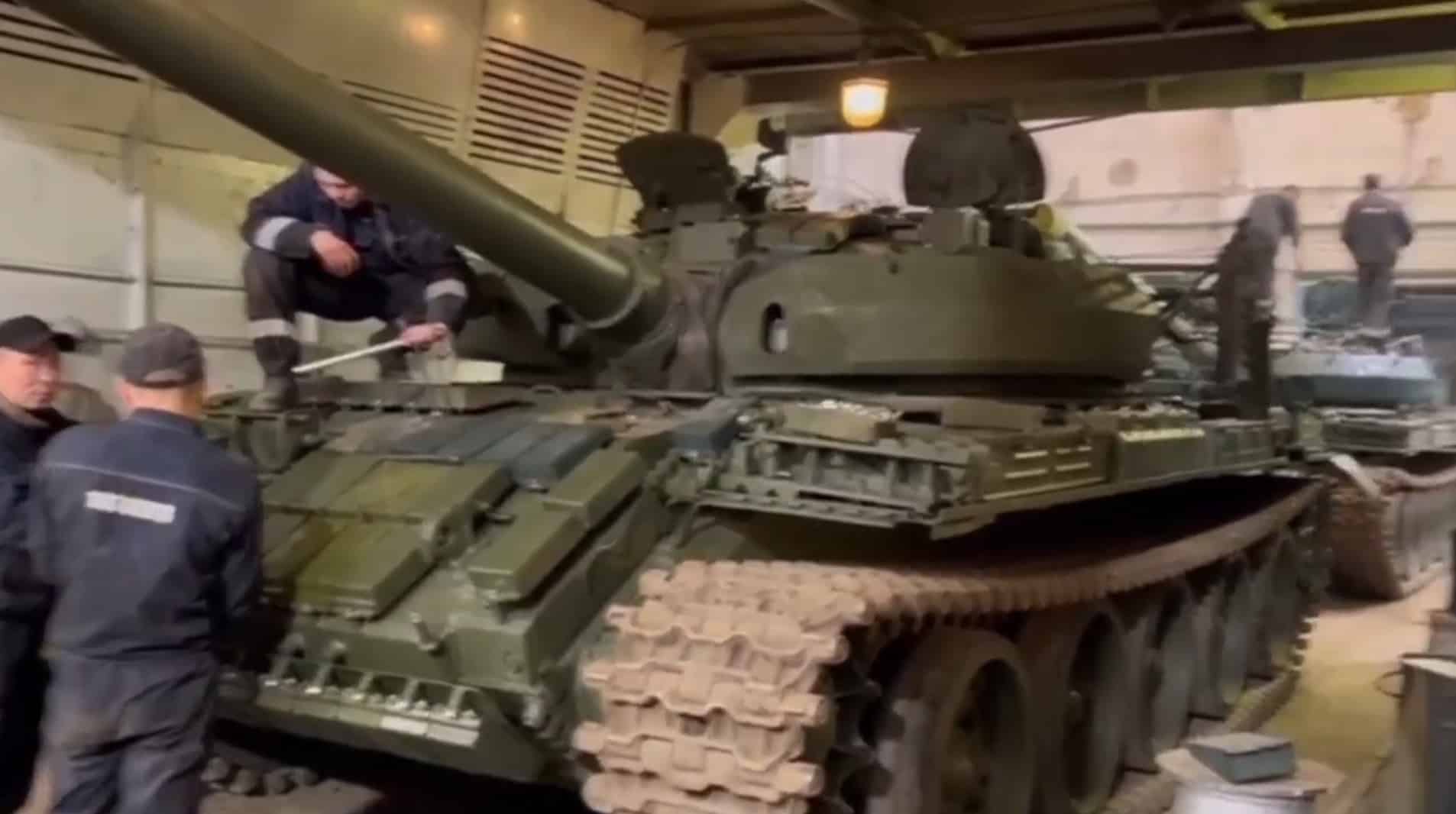 Russia shows modernization of T-62 tanks - Militarnyi