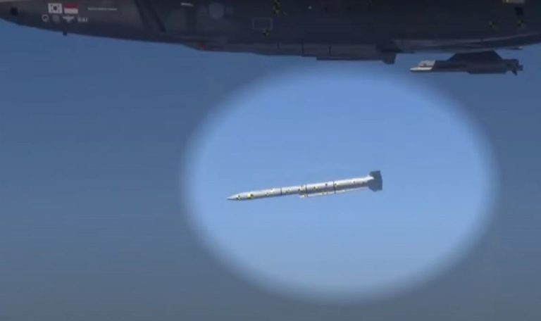 KF-21 fighter jet prototype successfully launched Meteor missile ...