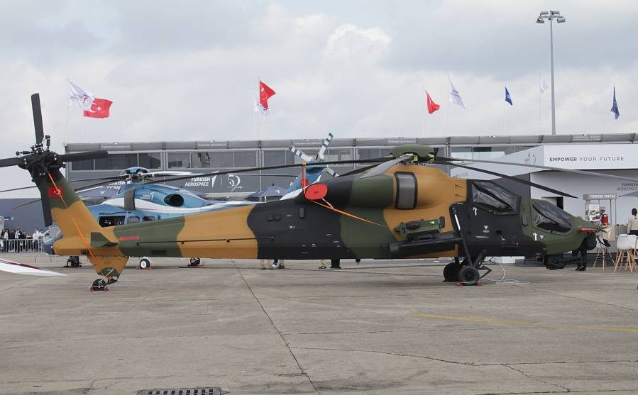 Туреччина вперше представила ударний гелікоптер ATAK ІІ