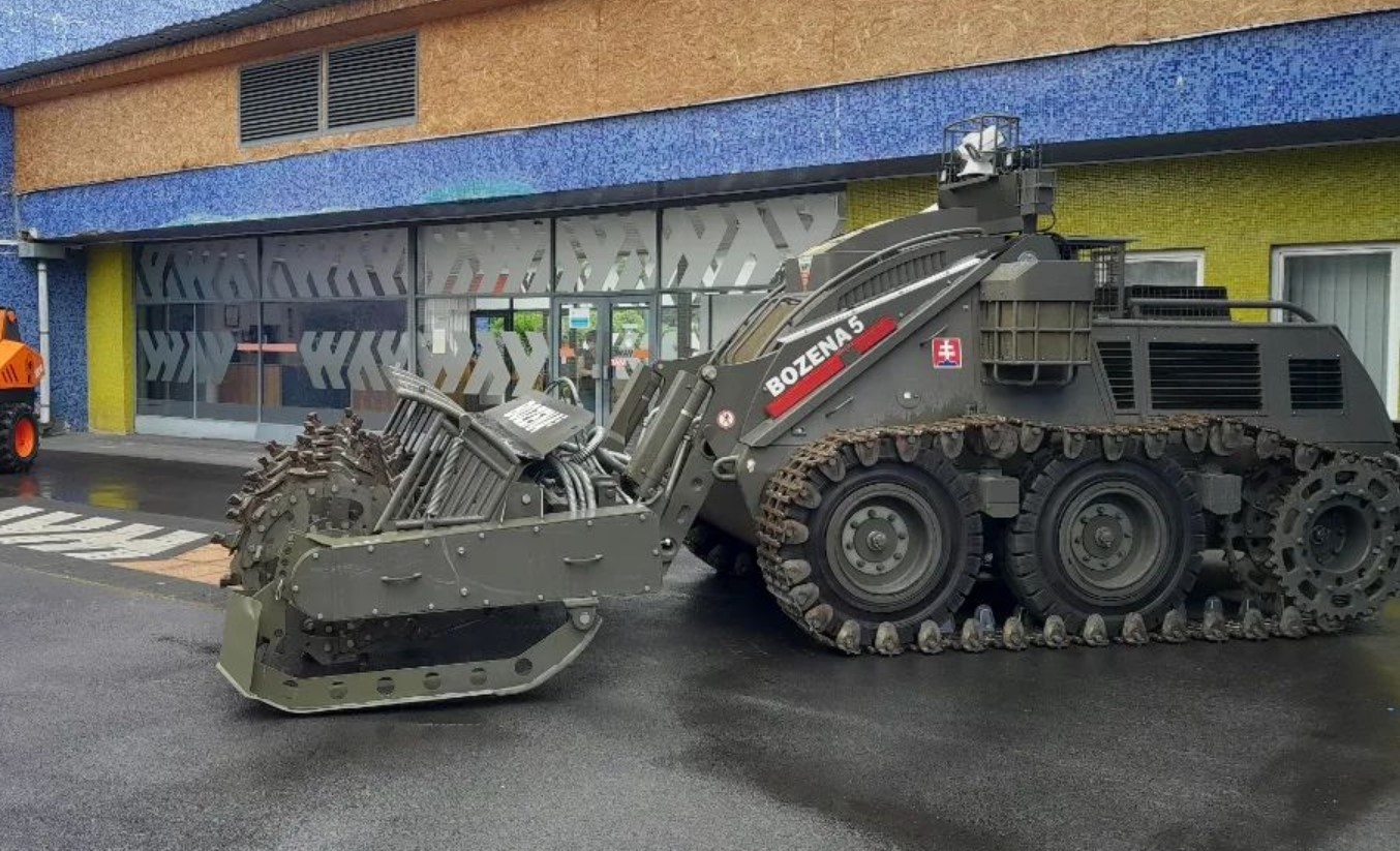 Bozena-5 demining system is assembled for Ukraine in Slovakia - Militarnyi