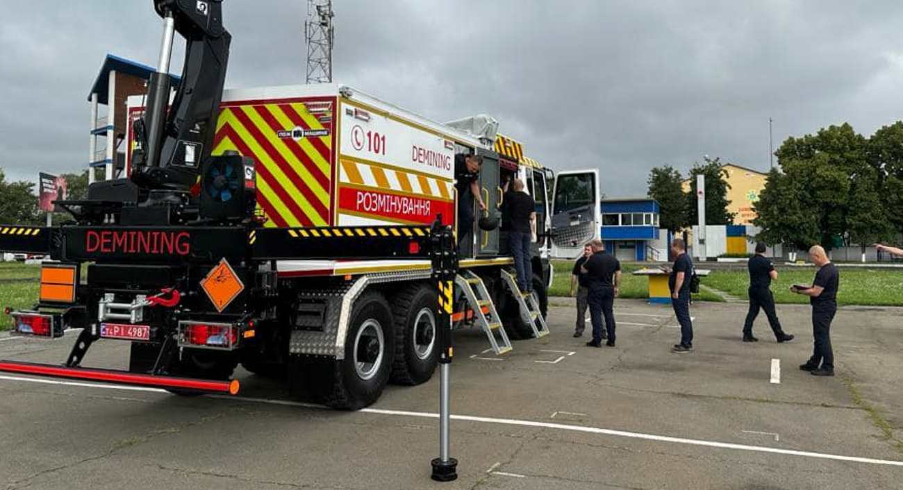 Ukrainian "Pozhmashina" creates heavy EOD vehicle - Militarnyi