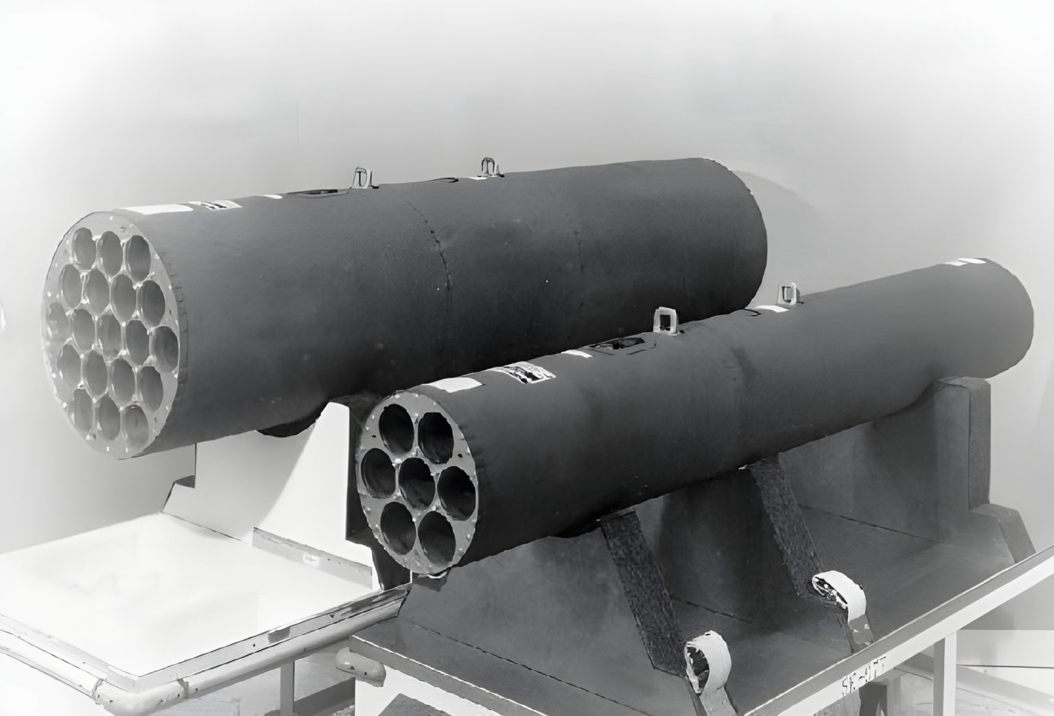 Hydra 70 multi-platform rocket - Militarnyi