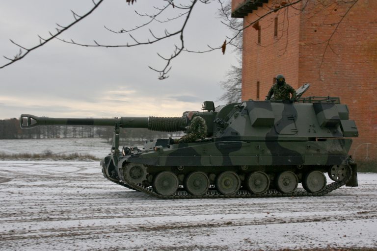 Artillery System 90 (AS-90): Royal 155mm Asset in Ukraine - Militarnyi