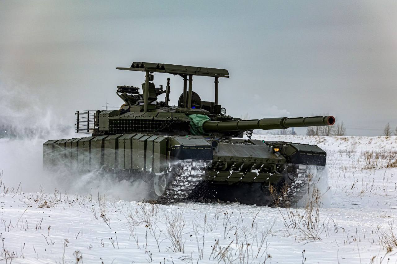 The Russian army received a batch of modernized T-80BVM tanks - Militarnyi