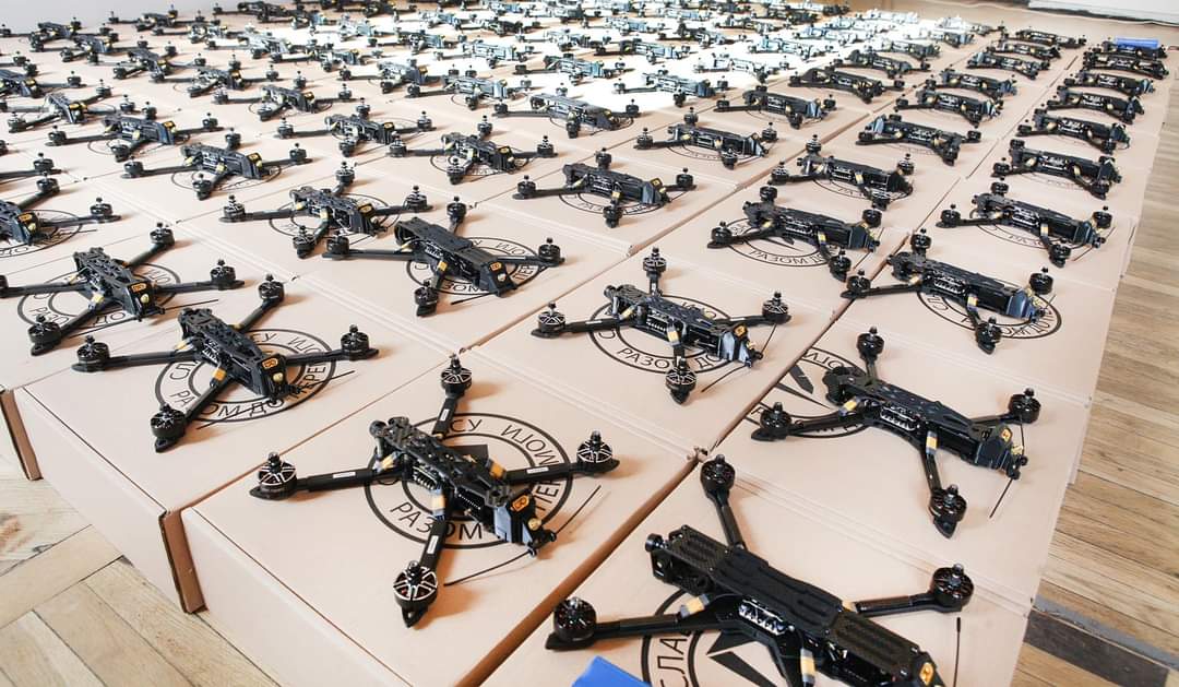 Вінниця передала воїнам Сил оборони 2000 FPV-дронів
