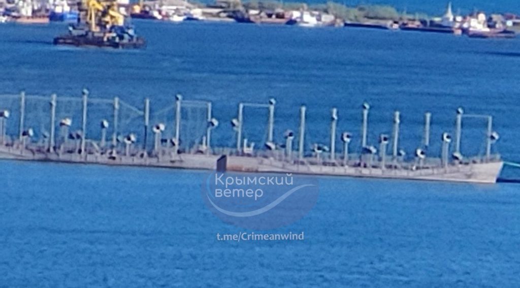 Russians Block Zaliv Shipyard Bay with Barges - Militarnyi