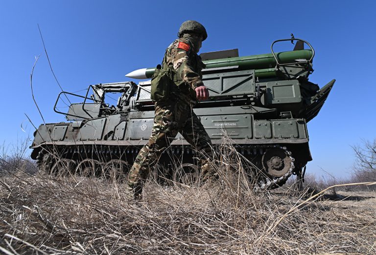 Ukrainian Artillery Destroys Russian Buk-M1/M2 System