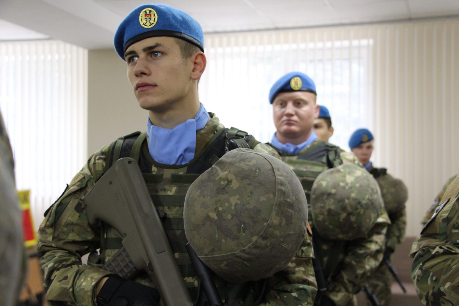 Moldovan Military Armed with AUG Assault Rifles - Militarnyi