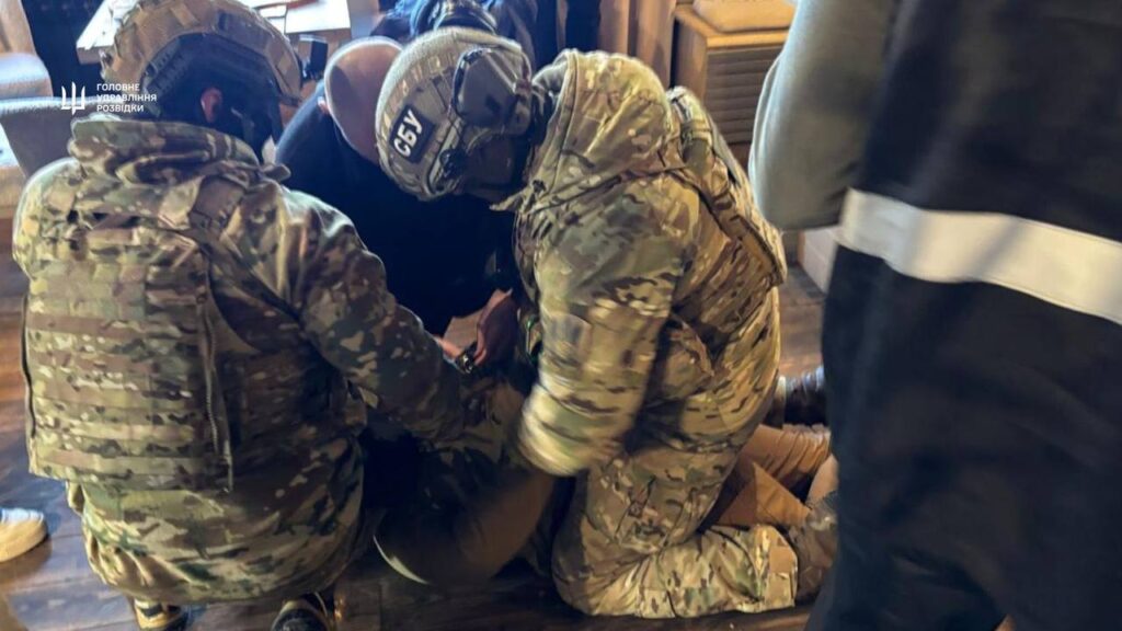 Defense Intelligence of Ukraine and SSU Detain Belarusian Agent ...