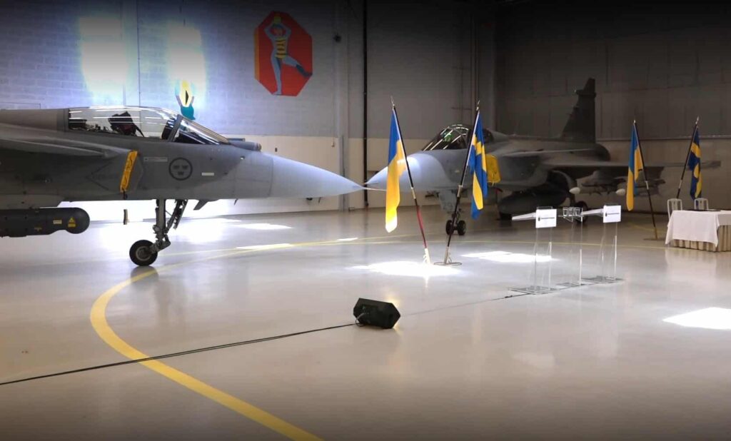 Gripen for Ukraine: Ukrainian Air Force Pilots Already Training on ...